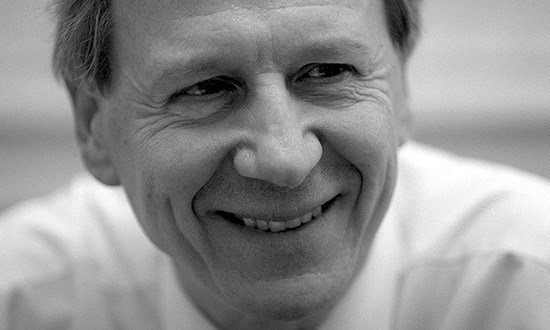 Anthony Giddens e suas contribuições para a Sociologia - Fundação ...