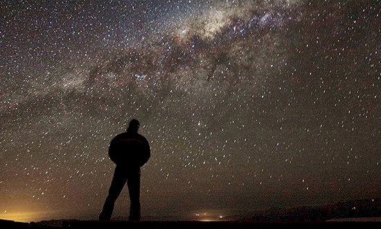 Revista E destaca 'História dos homens no Brasil' - Fundação Editora Unesp